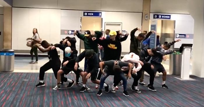 After 6 Hours Delayed Flight This Crew Steps On The Scene To Cheer ...