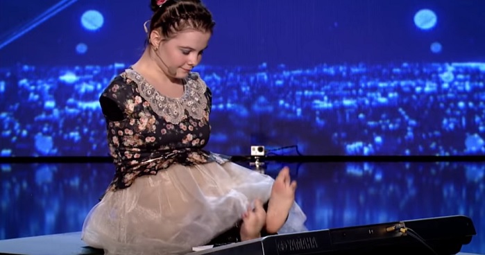 Girl With No Arms Left The Audience Speechless With Her Stunning ...