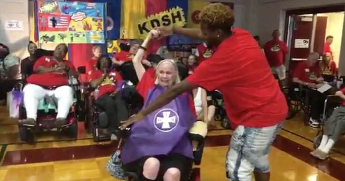 Heartwarming Video Of A Nurse Dancing With An Elderly Patient Will Make ...