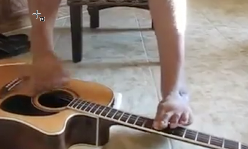 The Incredible Story of the Musician without arms: Tony Melendez