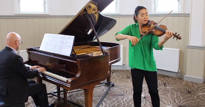 An Incredible Artist Pulls Off Another Spectacular Performance On Her ...