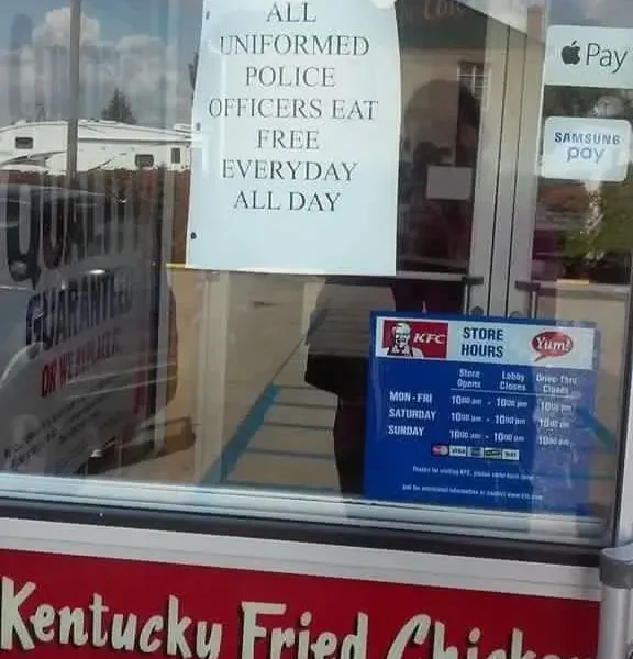 KFC Display Sign Causes Upset For Some Customers – The Respond From KFC ...