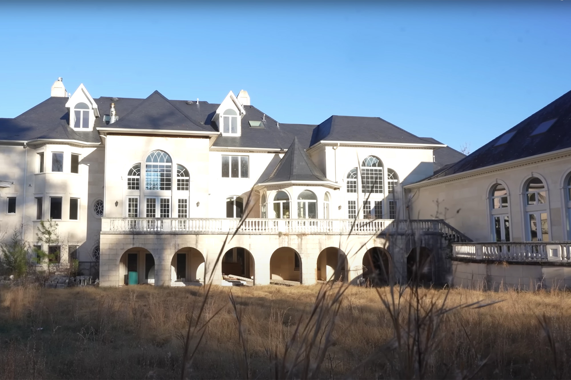 They Found An Abandoned $10.5M Mansion — What They Found Inside Is ...