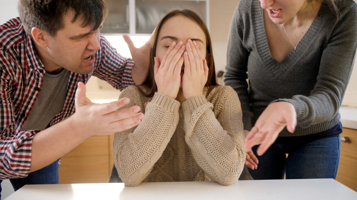 Separated Mom And Dad Teach Their Bad Behaving Daughter A Crucial Life ...