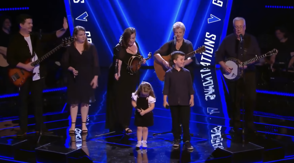 When This Family Stepped On Stage And Start Singing, The Audience ...