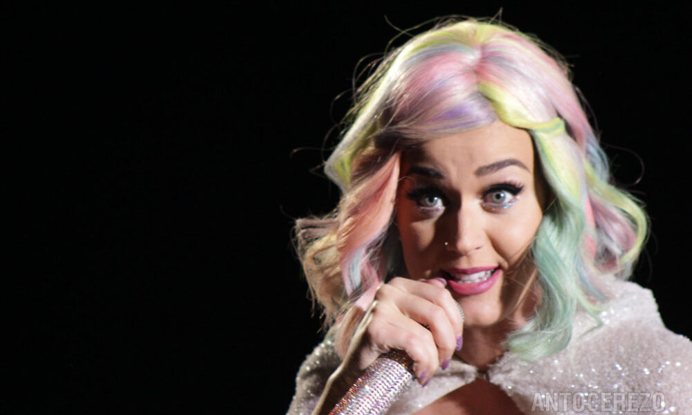 People Were Confused From Katy Perry's QR Code On Her, And Here's What ...