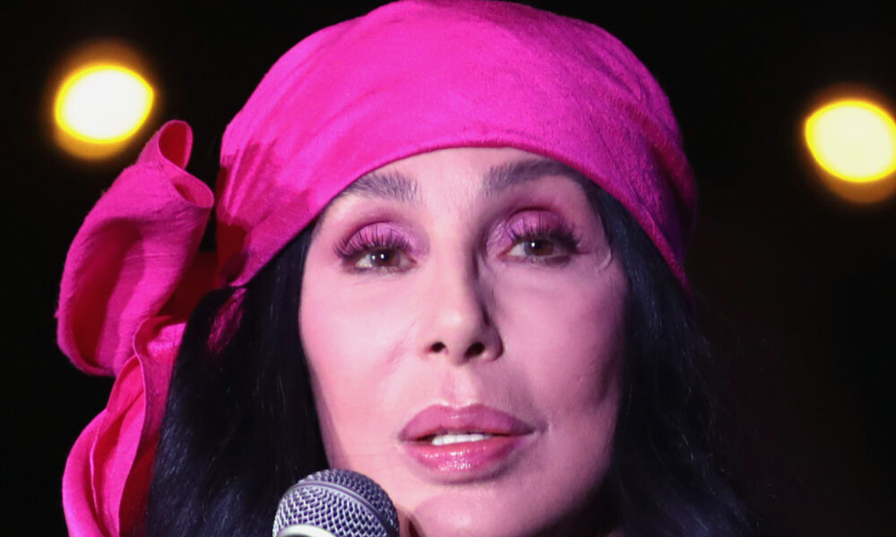 Cher Says She "Will Leave" The United States If Donald Trump Wins The ...