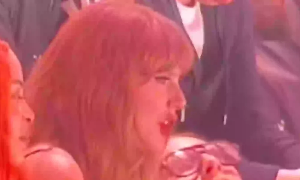 A Lip Reader Identifies The Three Words That Taylor Swift Said During ...