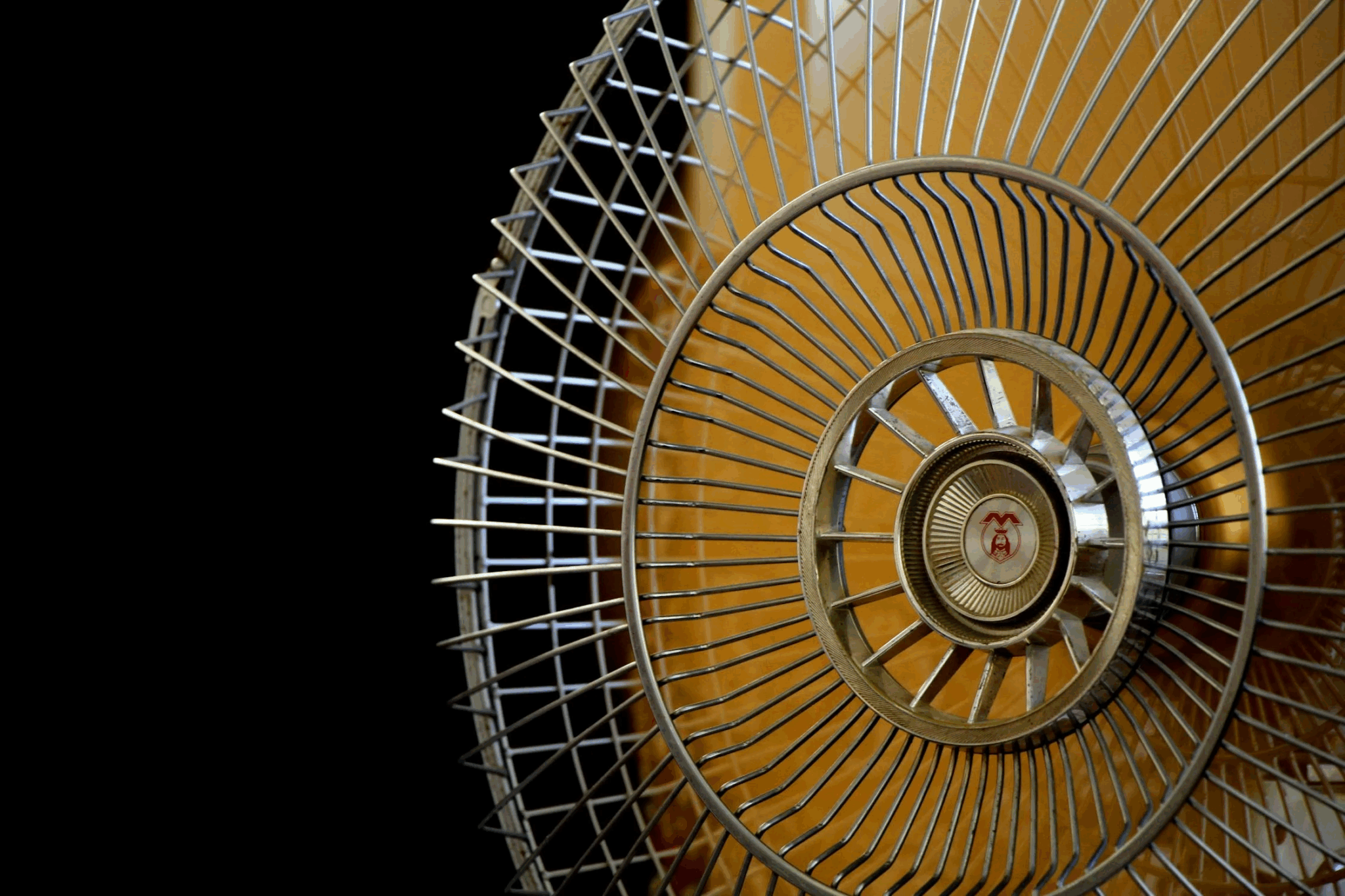 Doctor Warns: Sleeping With A Fan On May Trigger Allergies And ...