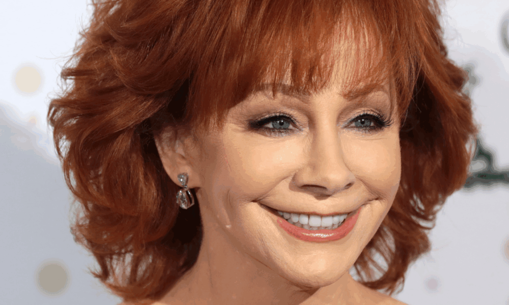 Reba McEntire Brings Crowd To Tears With Emotional Performance