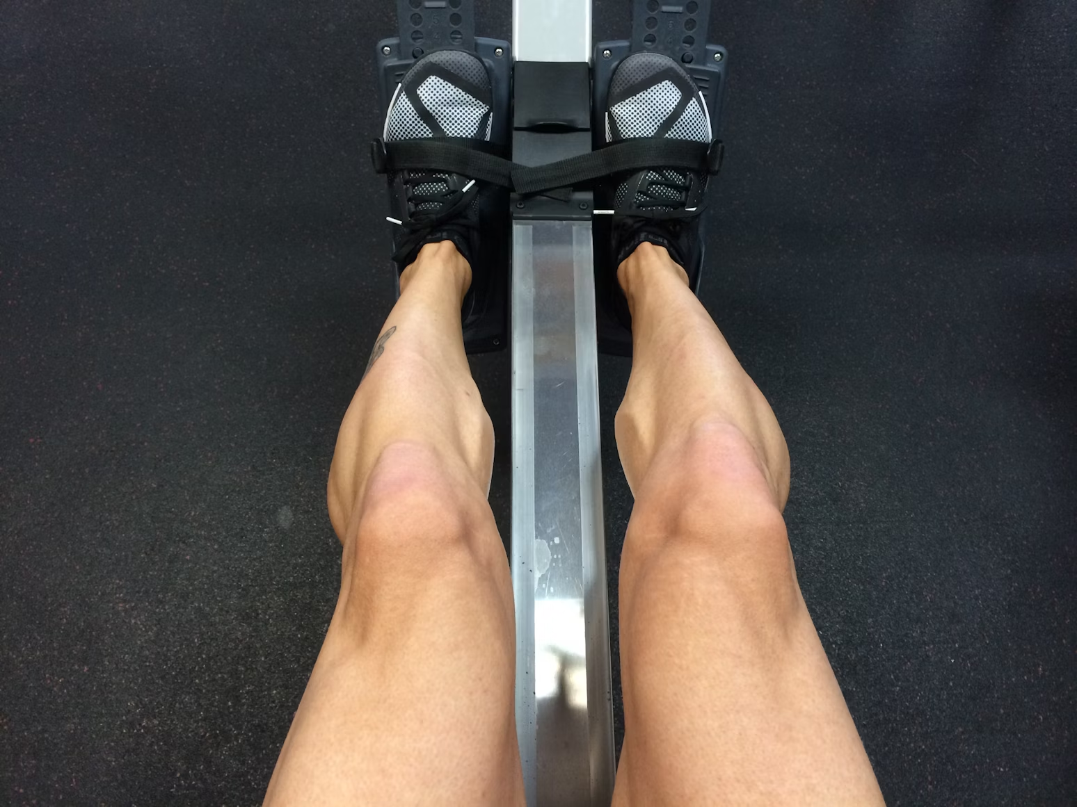 Do Not Ignore The Early Warning Signs Your Legs Might Be Telling You ...