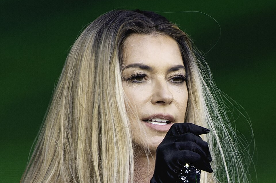 How Shania Twain Rose From Childhood Poverty To Become Canada’s Biggest ...