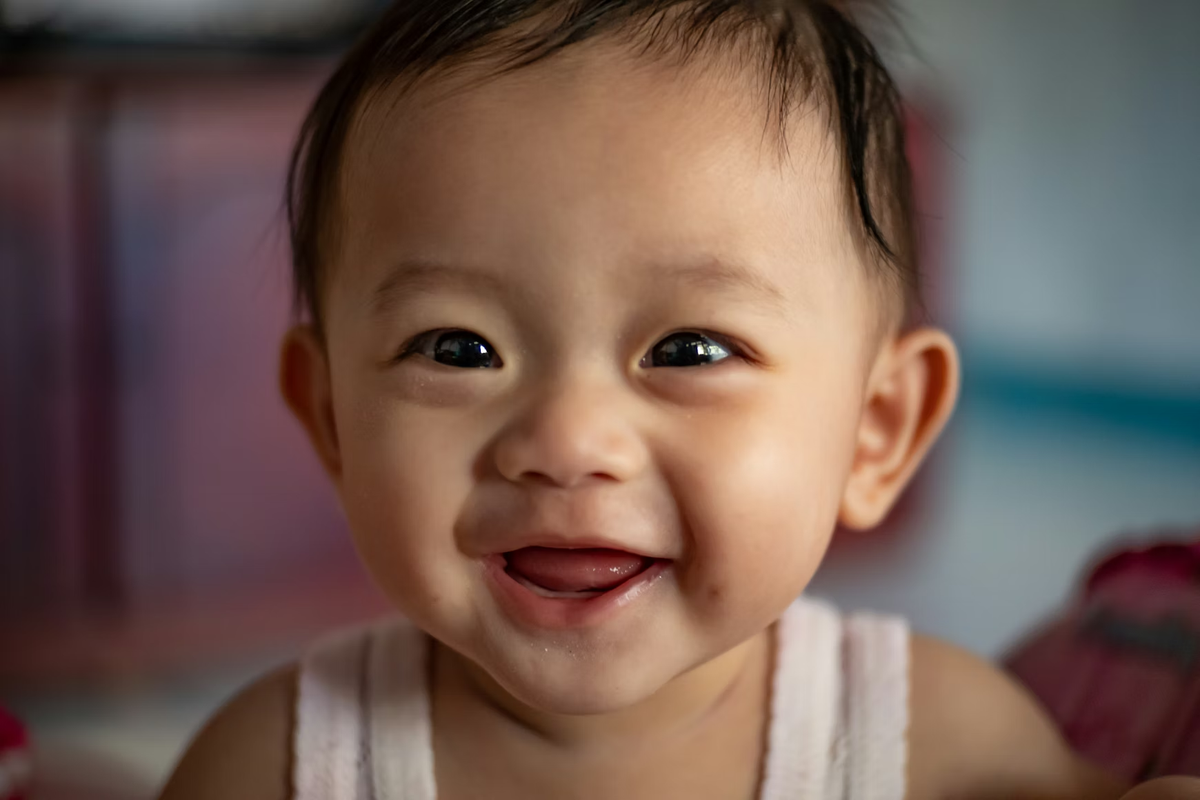 Simulation Reveals What Babies Actually See When They Are Born — And It ...