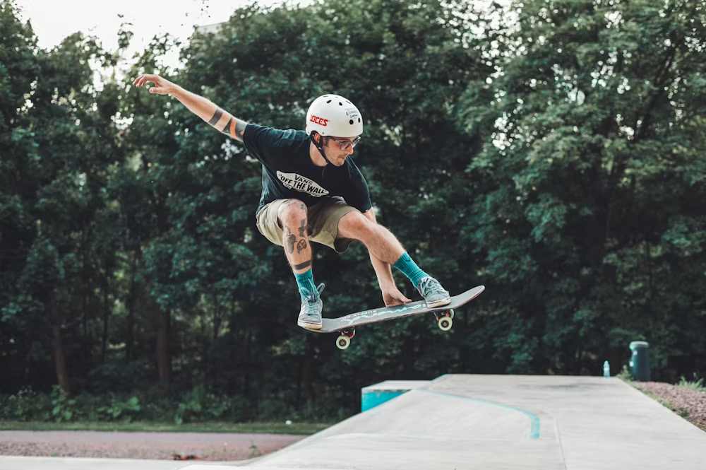 A Mother Screamed At A Teen Skateboarder Over A Scratch — Then She ...